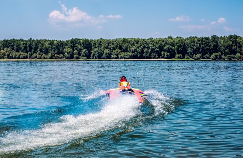 Speed boat editorial photography. Image of lake, race - 100072912