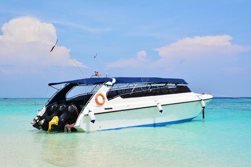 Speed boat editorial stock image. Image of seascape, palm - 89363519