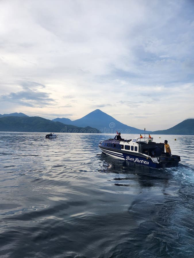 Speed Boat Traditional Transportation Editorial Stock Photo - Image of ...