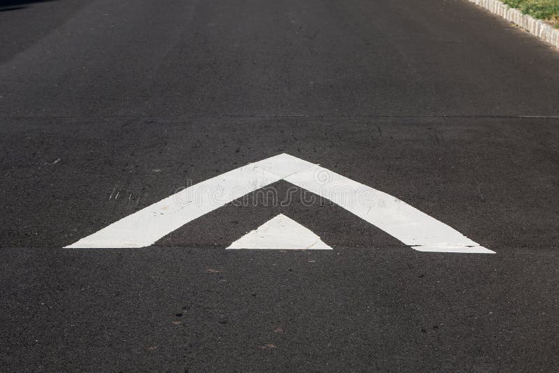 Triangular road markings stock image. Image of highway - 9915591