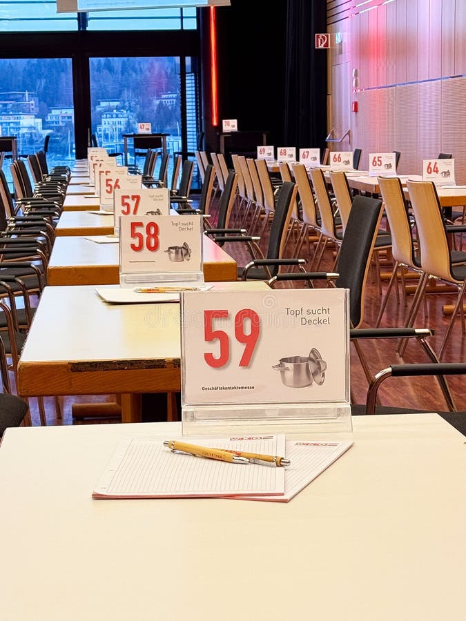 Speed Dating Event in Modern Conference Room Topf Sucht Deckel with ...