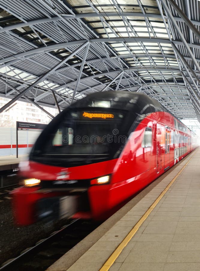 Speed Train Approaching Platform Moscow Russia Stock Photos - Free ...