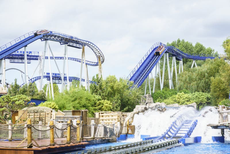 Speeding Water Roller Coaster Family Fun Editorial Photography - Image ...