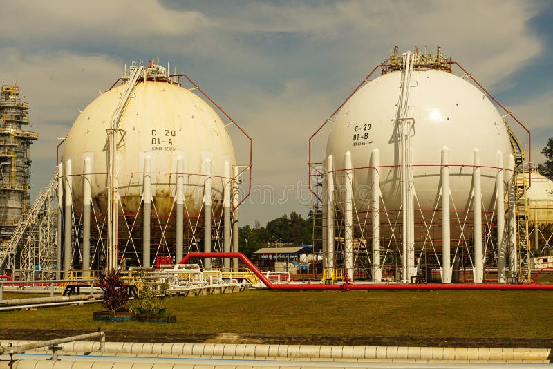 Spherical Tank editorial photography. Image of tank - 263309202