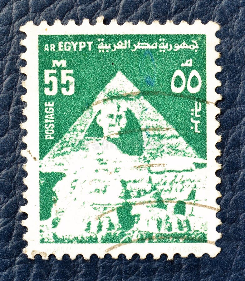 Sphinx in Front of Chephren Pyramid, Giza Editorial Stock Photo - Image ...