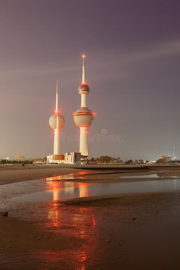 Le torri famose del Kuwait immagine stock. Immagine di golfo - 51417913