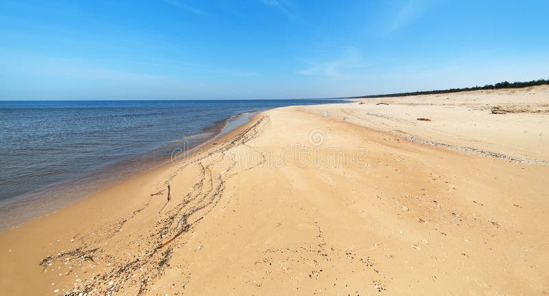 Spiaggia del Mar Baltico immagine stock. Immagine di ricreazione ...