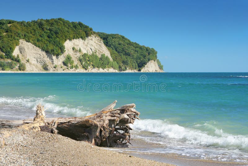 Spiaggia del Mar Nero immagine stock. Immagine di isola - 3621463