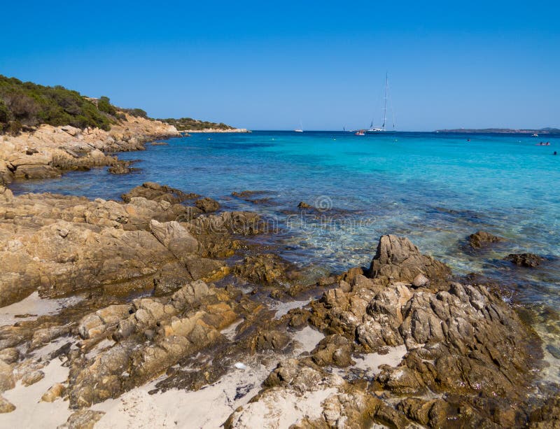 Spiaggia Del Relitto Em Caprera Foto de Stock - Imagem de paisagem ...