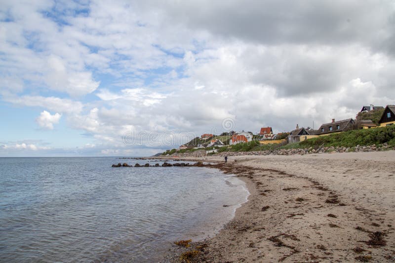 Spiaggia E Villaggio Di Tisvilde Immagine Stock Editoriale - Immagine ...
