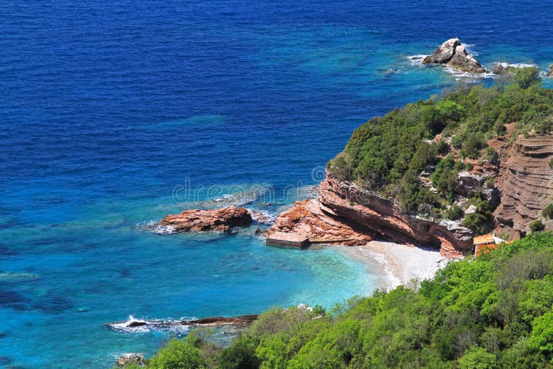Spiaggia segreta immagine stock. Immagine di pietra, nascosto - 27702227