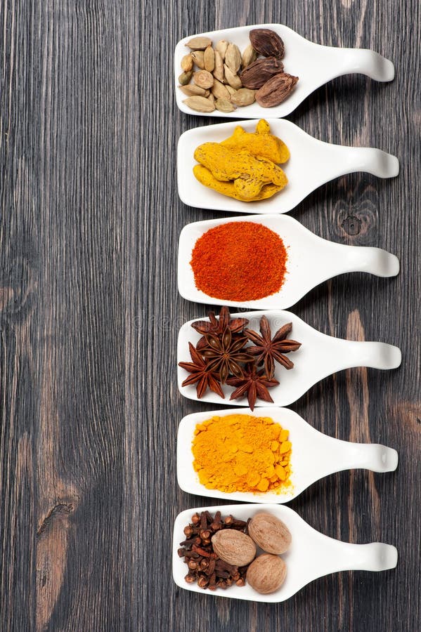 Spice Curry, Paprika, Turmeric, Anise, Nutmeg, Cardamom Stock Image ...