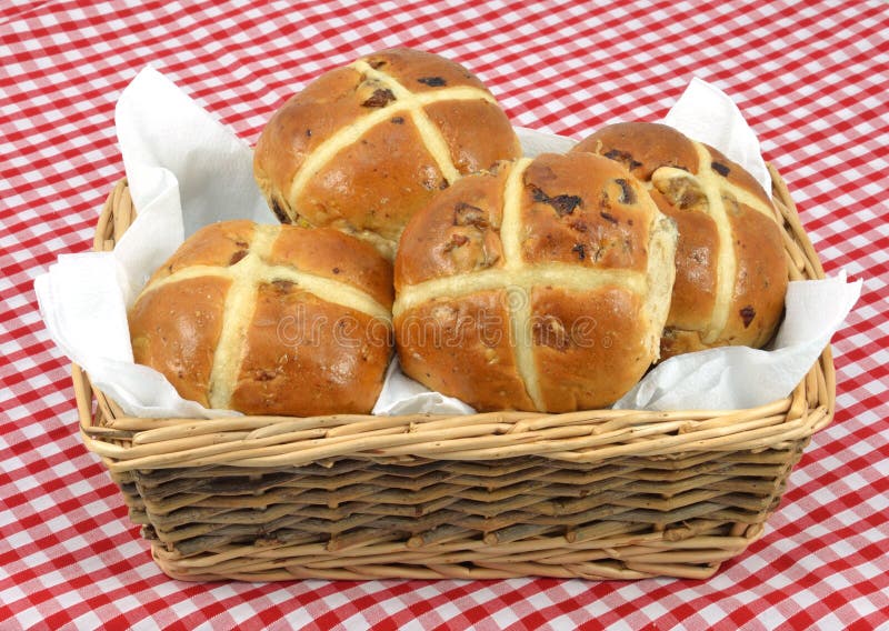 Basket of Spicy Hot Cross Buns Stock Photo - Image of sticky, hotcross ...