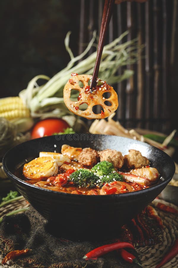 Spicy Hot Pot Es Un Delicioso Plato Foto de archivo - Imagen de ...