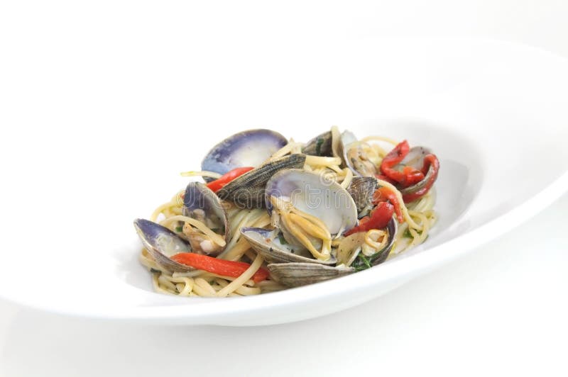 Spicy spaghetti with shell stock image. Image of health - 10612807