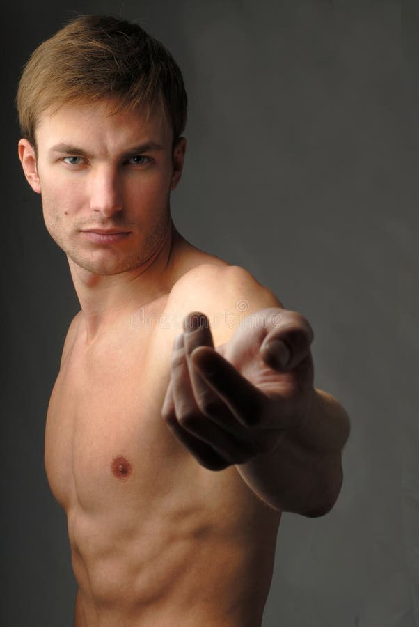 Gespierde Mannen Torso En Hand Stock Afbeelding - Image of buik, zwart ...