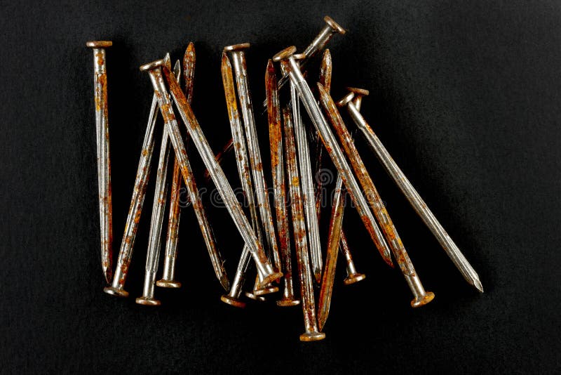 Rostigt spikar fotografering för bildbyråer. Bild av stift - 34078901