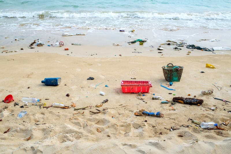 Spilled Trash Can Stock Photos - Free & Royalty-Free Stock Photos from ...