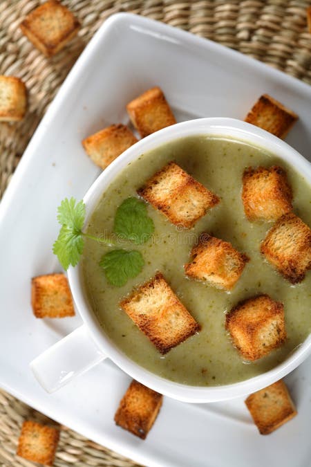 Spinach Cream with Coriander Stock Image - Image of green, oven: 2472567