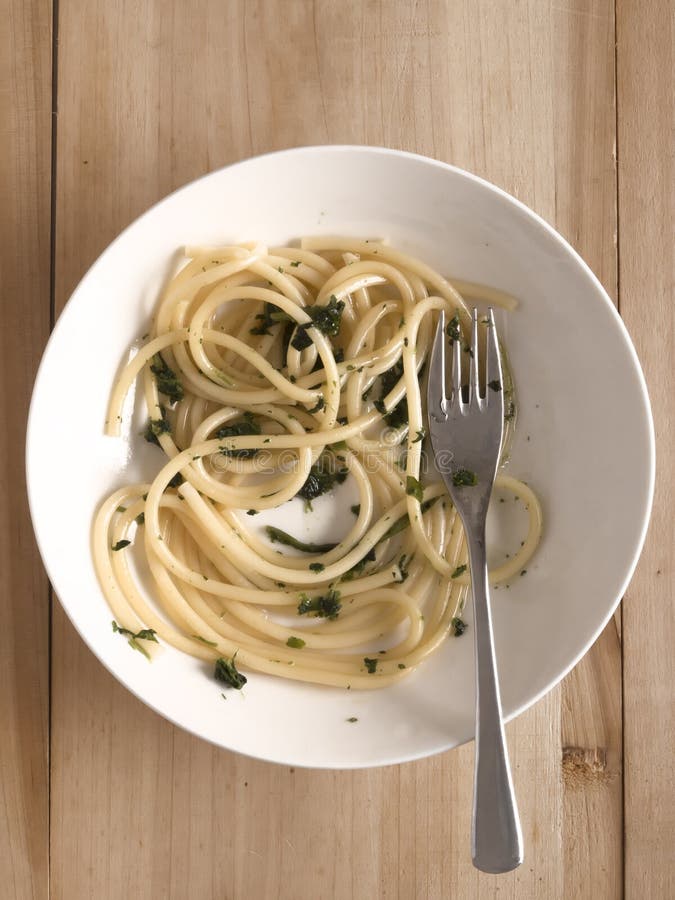 Spinach spaghetti pasta stock photo. Image of carbs, cooked - 31354170