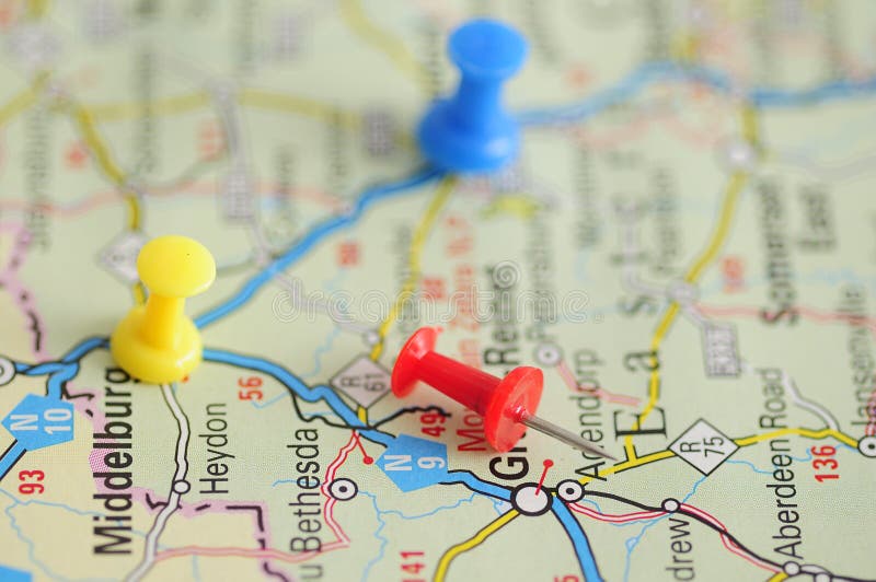 Spinga I Perni Su Una Mappa Fotografia Stock - Immagine di corsa ...