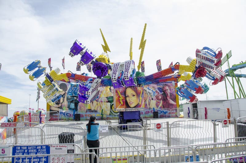 Spinning ride with blur editorial stock image. Image of park - 44672274