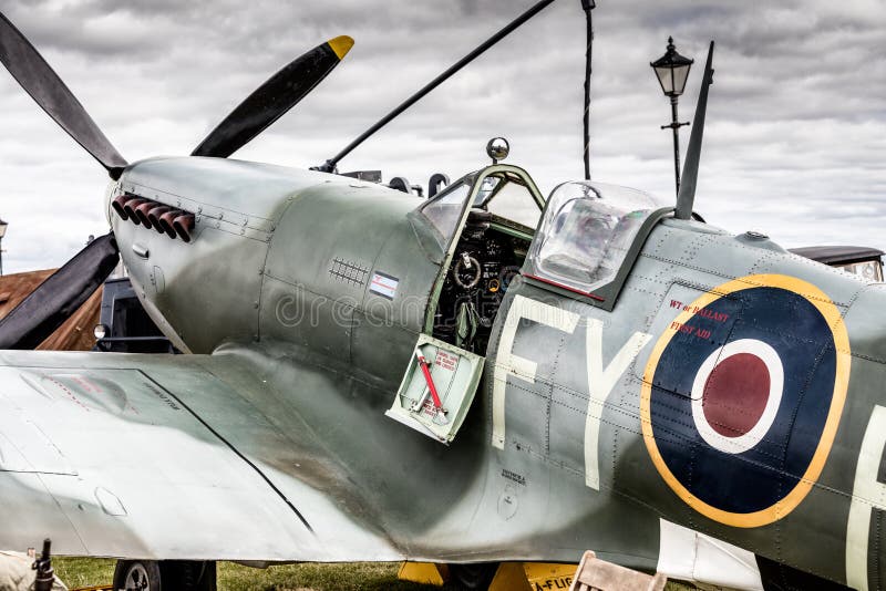 Spitfire aircraft stock image. Image of airplane, plane - 33813523