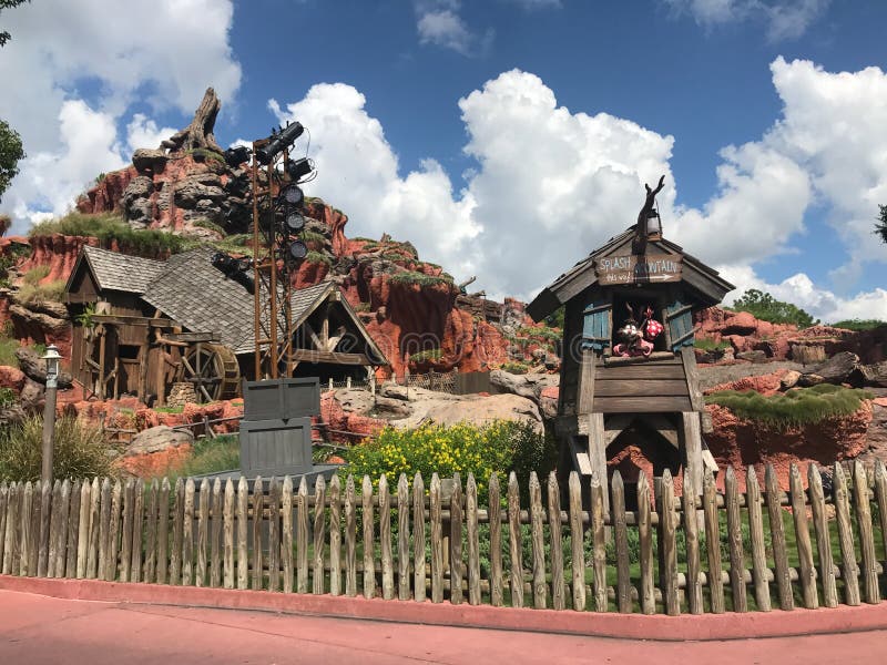 Splash Mountain At The Magic Kingdom, Walt Disney World Editorial Stock ...
