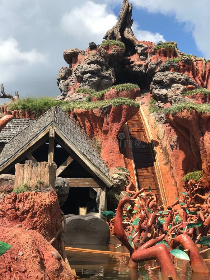 Splash Mountain at Walt Disney World Editorial Stock Image - Image of ...