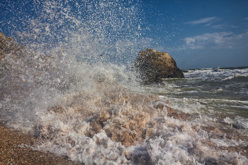 Waves Beating Against the Rocks in Hawaii, US Stock Photo - Image of ...