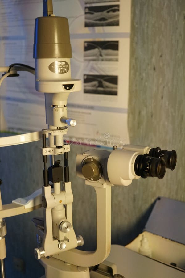 Spleetlamp In Kenmerkend Bureau Van Medische Apparatuur Van Ophthalmic ...