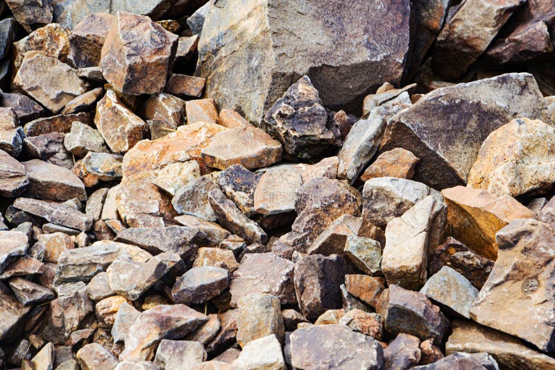 Split or Broken Rock. Sharp Pebbles. Batu Gunung Stock Illustration ...