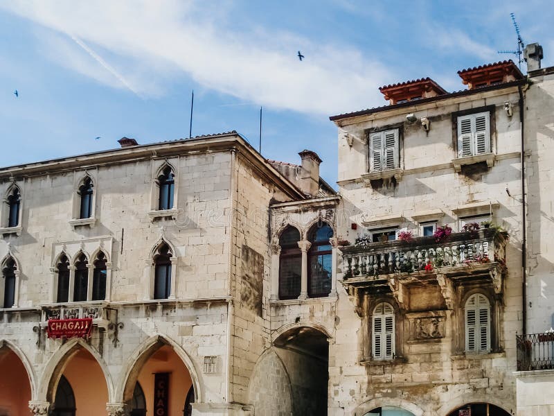 Split, Croacia - 1 De Junio De 2019: Ciudad Antigua De Split, Ciudad ...