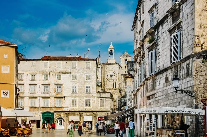 Split, Croacia - 1 De Junio De 2019: Ciudad Antigua De Split, Ciudad ...