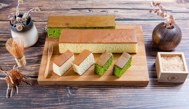 Sponge Cake with Matcha and Honey, Japanese Sweets, Castella Cake ...
