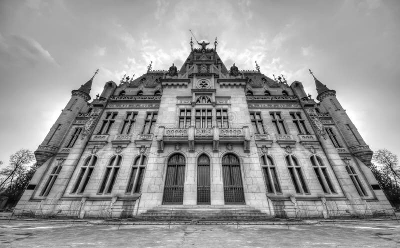 Spookhuis stock afbeelding. Image of achtervolgd, huis - 29552465