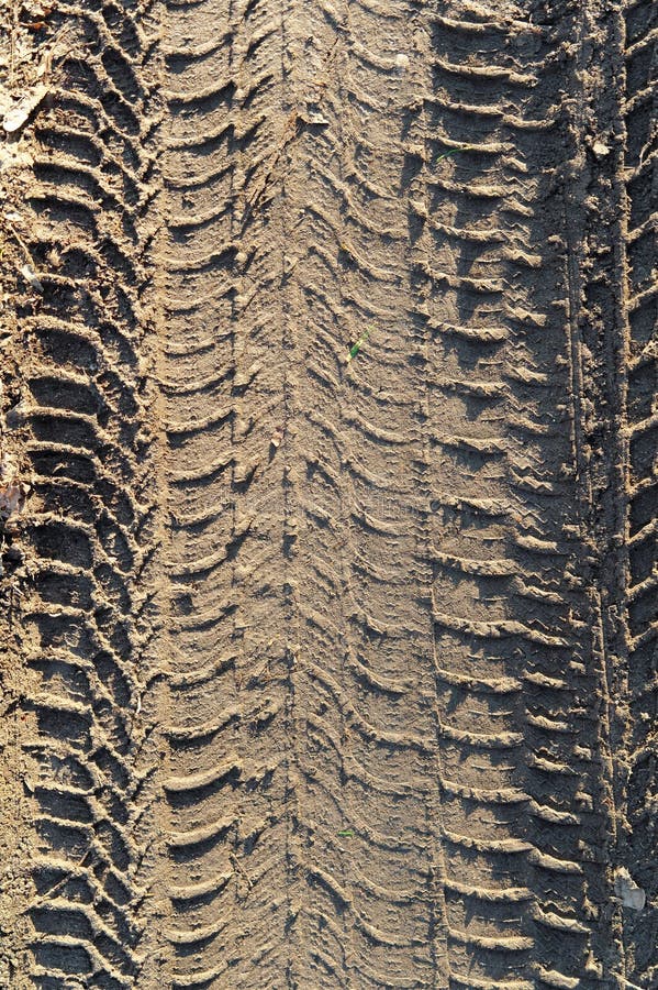 Sporen van banden stock foto. Image of banden, patroon - 58480030