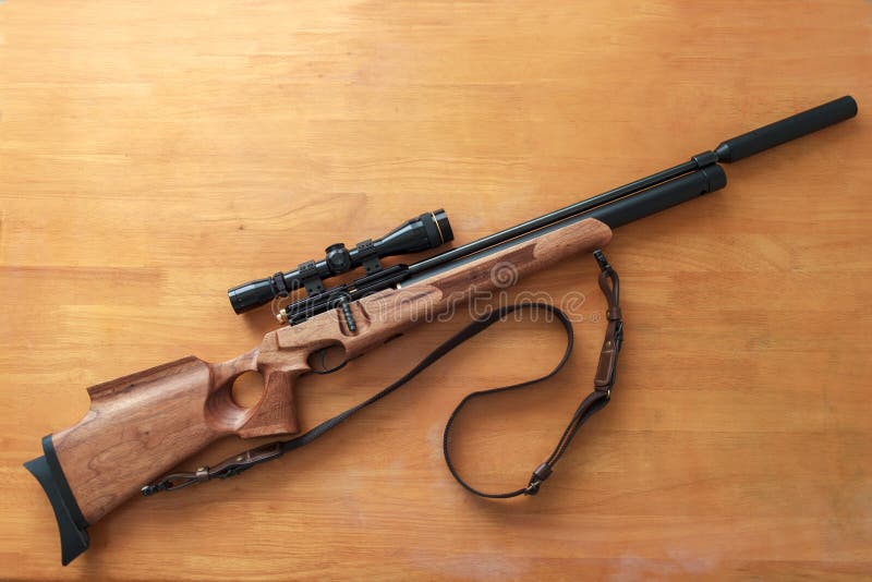 Geweer, kaliber 223 Rem stock foto. Image of mens, jacht - 12174198