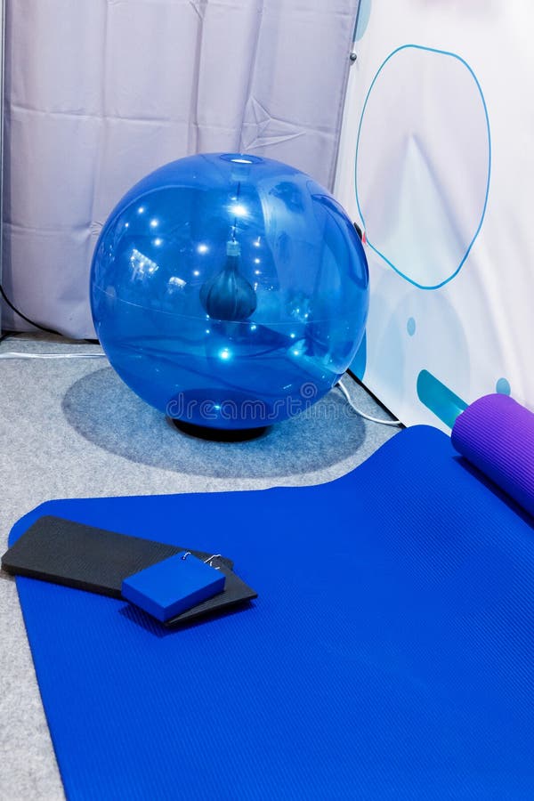 Sports Inflatable Ball for Physiotherapy, Bobath Therapy and Passive ...