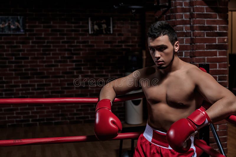 Sportsman stockbild. Bild von dunkel, athlet, männer - 69876127