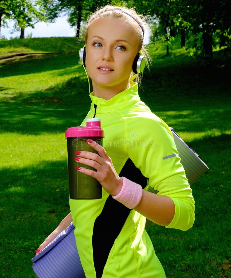 Young sporty woman stock image. Image of studio, fashion - 15918821