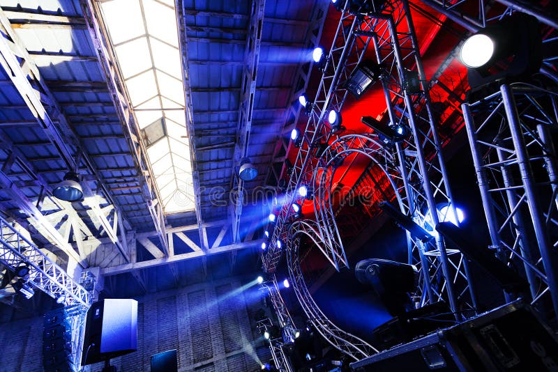 112 Spotlights Stage Lighting Rig Photos - Free & Royalty-Free Stock ...