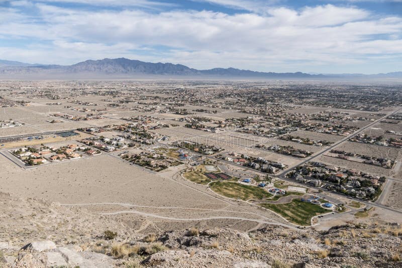 Sprawling Desert Development Stock Photo - Image of street, homes: 50247668