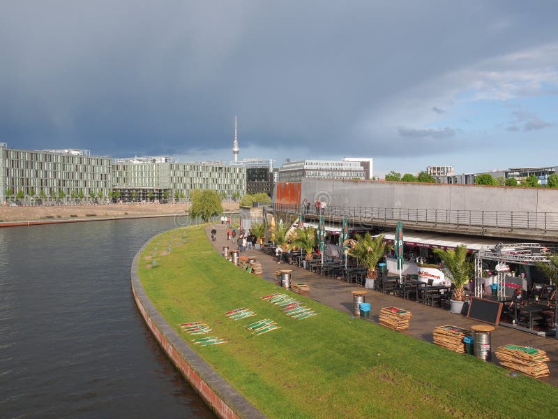 Spree River Berlin editorial stock image. Image of liquid - 41287124