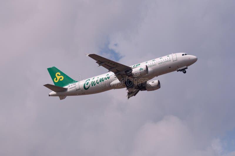 Spring Airlines plane editorial stock image. Image of airliner - 27640844