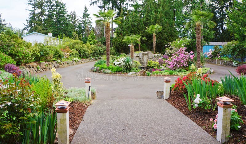 Spring American Northwest Home Water Pond with Landscape Garden Stock ...