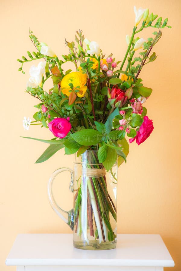 Spring Flower Bouquet in a Vase Stock Image - Image of spring, flora ...