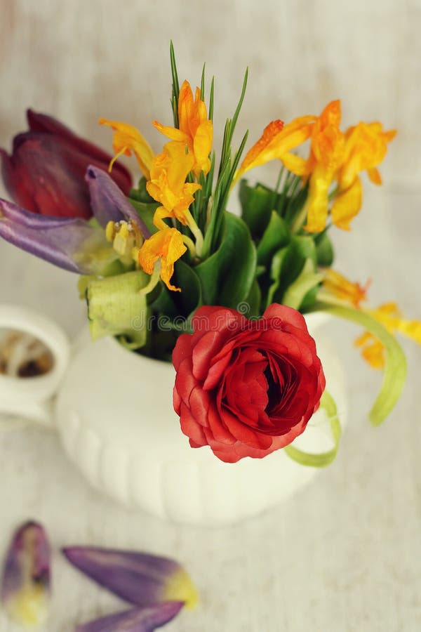 Spring flowers in a vase stock photo. Image of white - 29789842