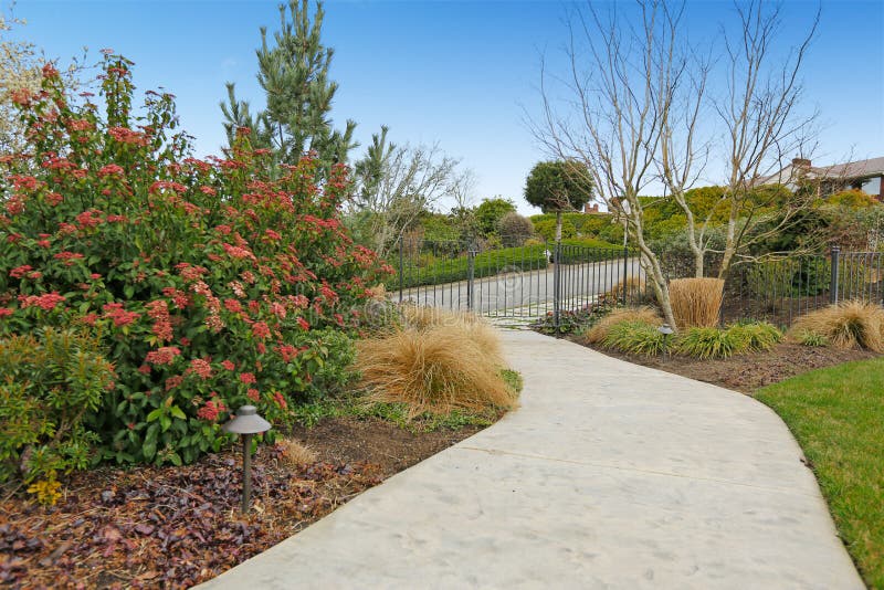 Spring American Northwest Home Water Pond with Landscape Garden Stock ...