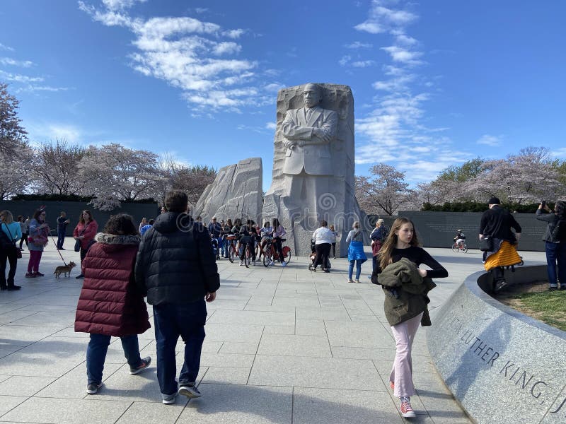 Spring at the Martin Luther King Memorial in Washington DC Editorial ...